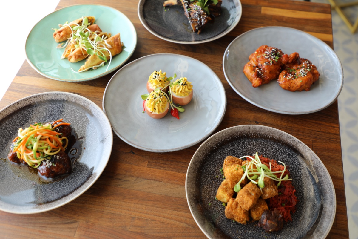 KEY WEST’S TIGER BAR & CHAMPAGNE ROOM OFFER DELICIOUS CONTRASTS