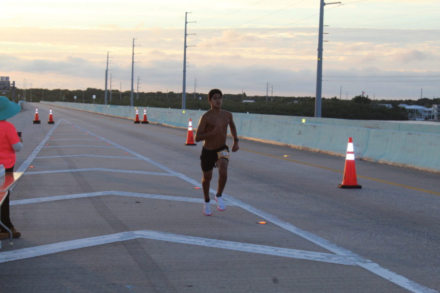 IN PICTURES: RUNNERS & WALKERS CONQUER KEY LARGO BRIDGE RUN