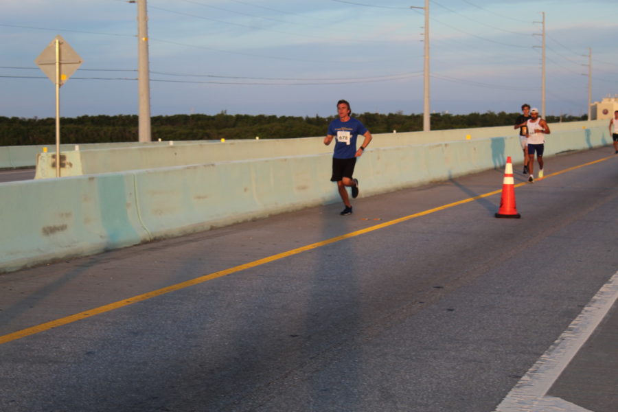 IN PICTURES: RUNNERS & WALKERS CONQUER KEY LARGO BRIDGE RUN