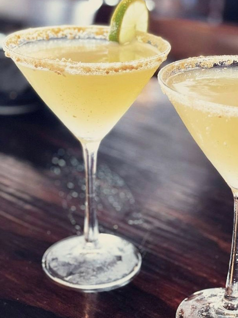 FLORIDA KEYS TABLE: FOOD, DRINKS & PEOPLE