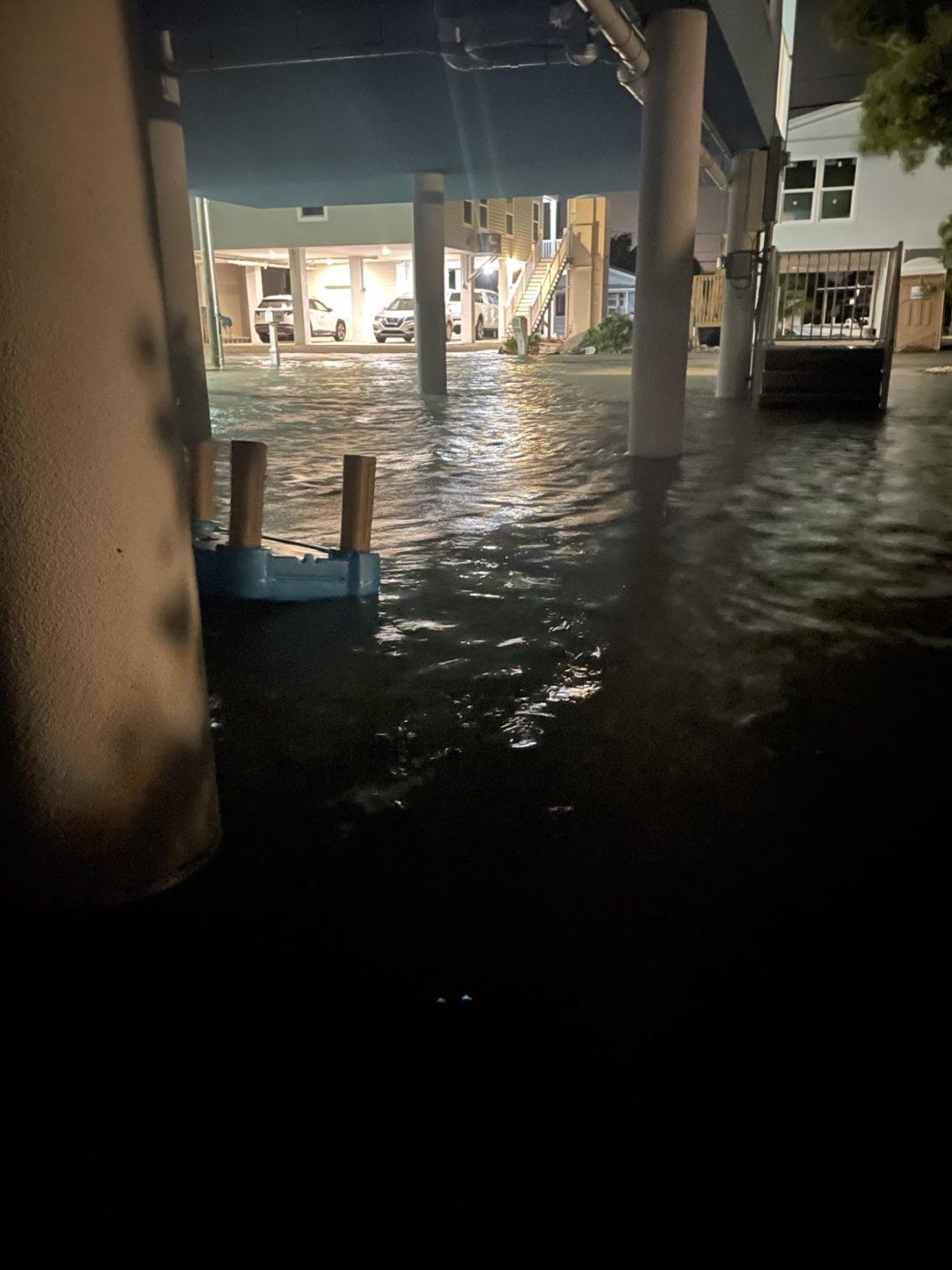 HURRICANE IAN FLOODS KEY WEST, DOWNS TREES & CUTS POWER