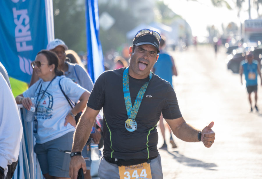 RUNNERS CONQUER KEY LARGO BRIDGE RUN
