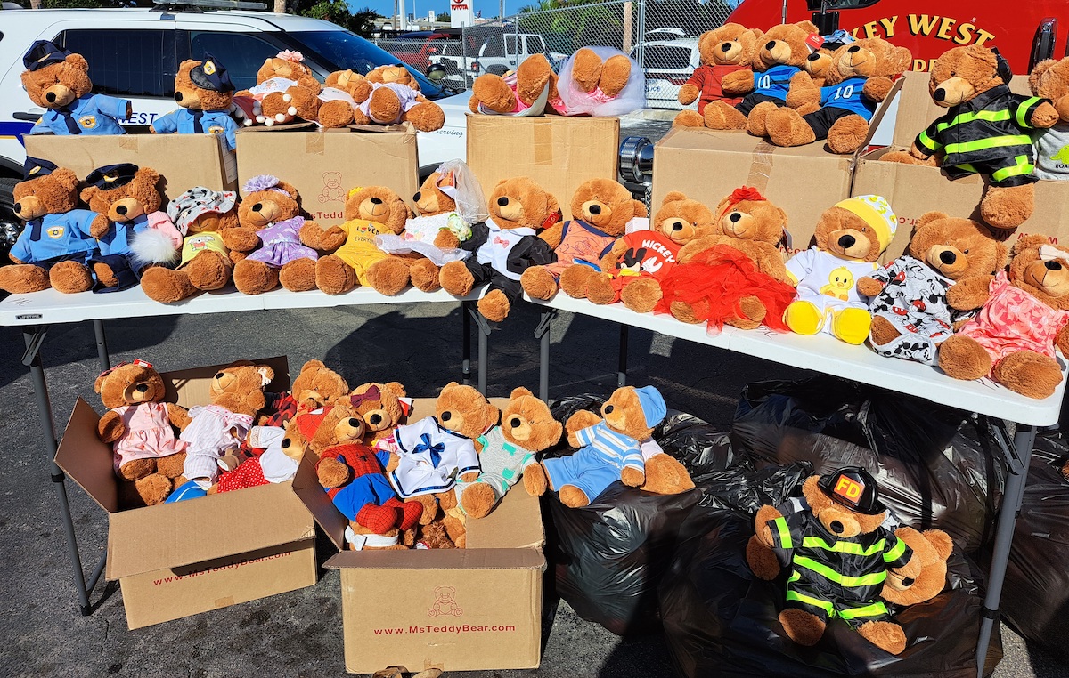 DONATED TEDDY BEARS HELP POLICE WITH KIDS IN TOUGH TIMES