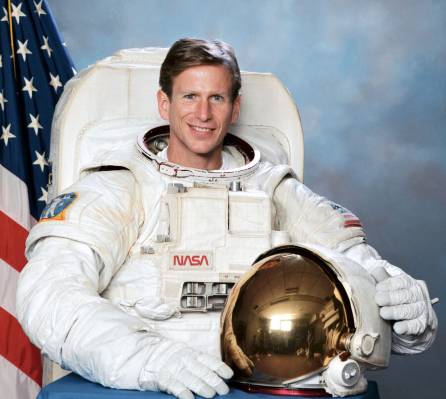 KEYS LECTURE WELCOMES FORMER NASA ASTRONAUT & DEEP-SEA OILFIELD DIVER