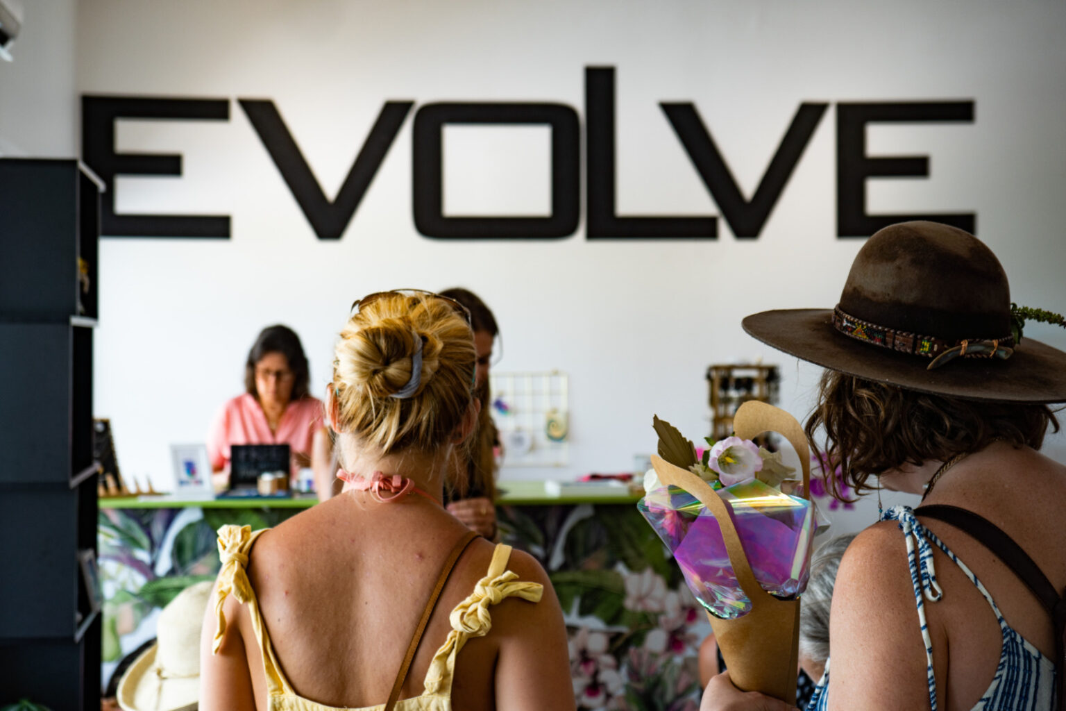 IN PICTURES: ISLAMORADA BOUTIQUES' 'SHOP HOP' ADDS A SUMMER SPARKLE