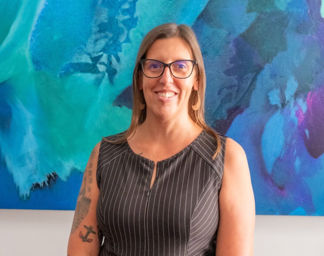 KEYS WOMAN MAGAZINE: PROFILES