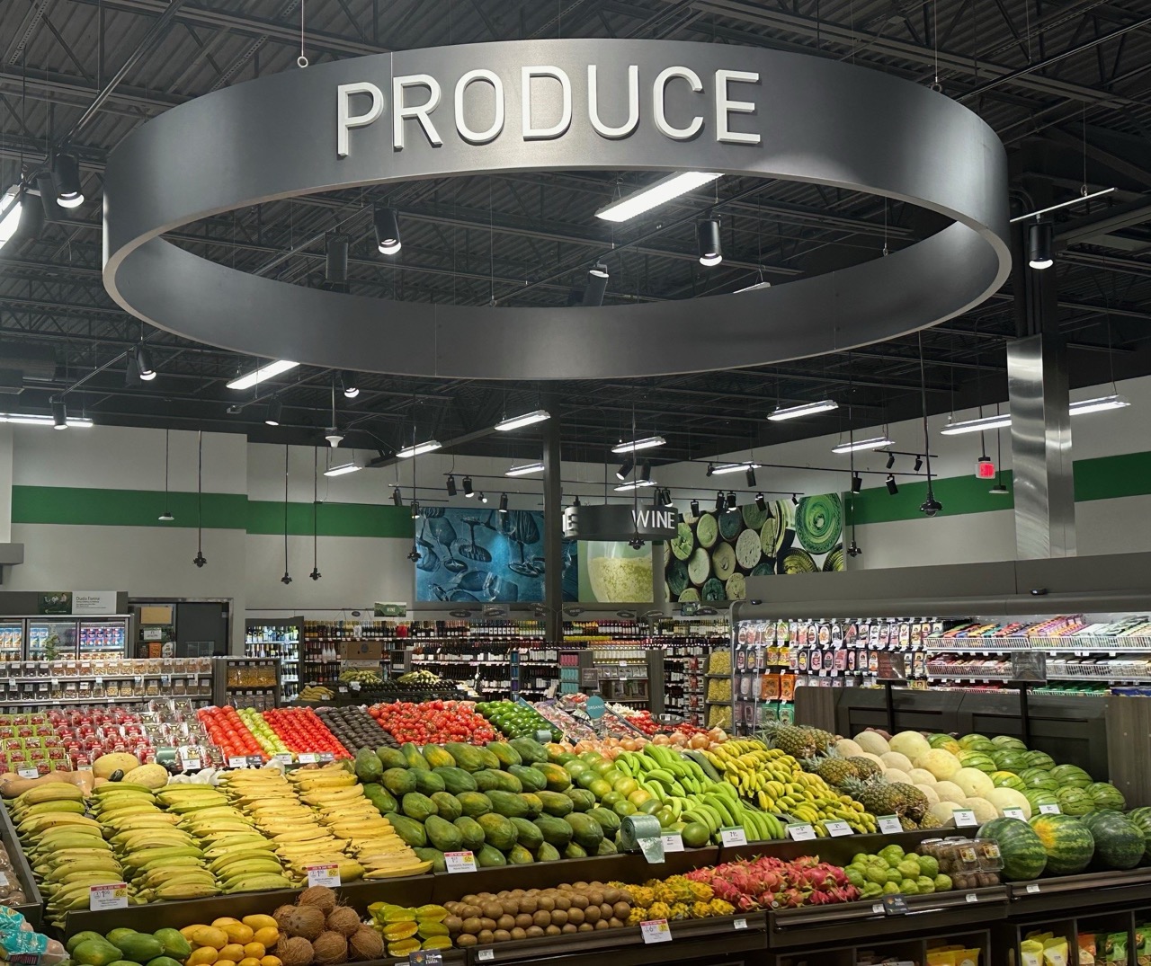 A NEW, LARGER PUBLIX OPENS IN KEY LARGO