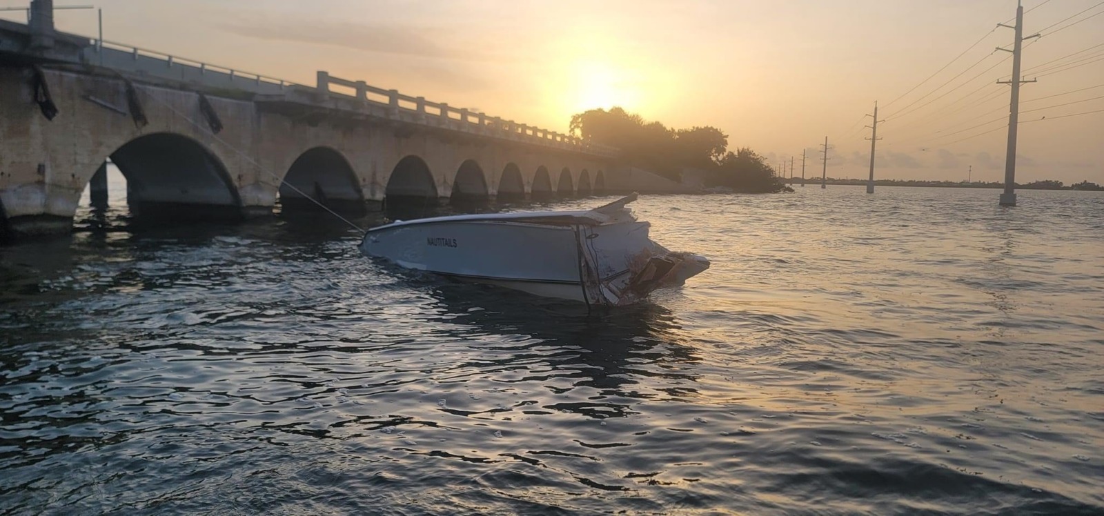 BOAT CRASH AT LOWER KEYS BRIDGE SENDS 7 TO HOSPITALS, INCLUDING CHILD