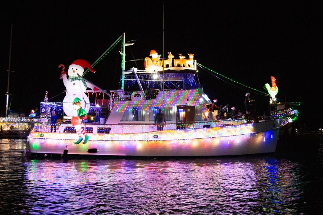IN PICTURES: LIGHTED BOATS BRIGHTEN KEY WEST HARBOR