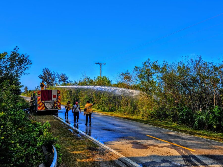 WILDFIRE BATTLE CONTINUES IN SOUTH MIAMI-DADE; ONLY 30% OF THE BLAZE IS ...